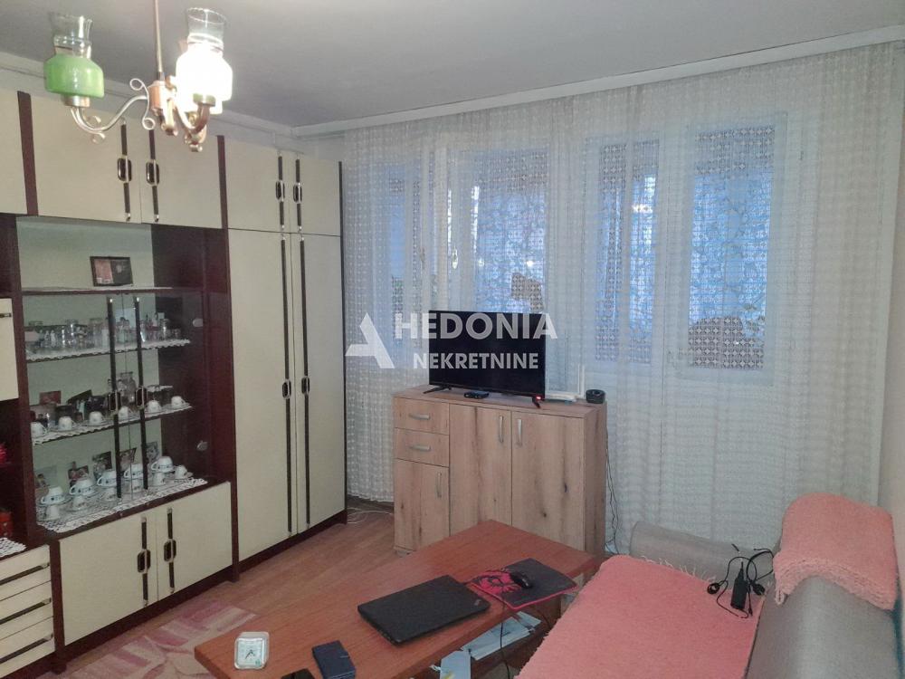 Zemun, Prvomajska, lamela, 3.0, retko u ponudi ID#10370
205.000 €
