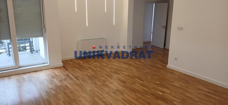 G.Vučića,3.5,92m2,IIIsprat,lift,garaža ID#2170
310.000 €