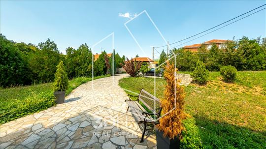 Torlački vis – Ekskluzivna vila 600 m², 15a plac