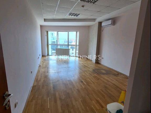 Poslovni prostor na prodaju, Augusta Cesarca, 103.000€, 34m²