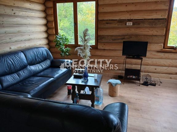Sremski Karlovci, Fruška gora, Mali gaj, 3.0, 67m2, 103000EUR