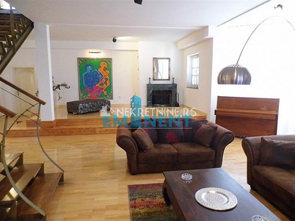 Voždovac, Medaković 3, -, Kuća, 400m2, 3300 EUR