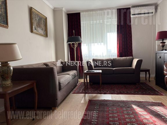#50090, Izdavanje, Stan, AUTOKOMANDA, 900 EUR