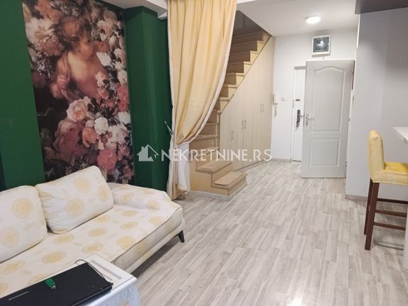 Dimitrija Tucovića .Duplex 72m2.3.0.Renoviran!