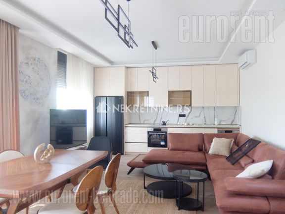 #32286, Izdavanje, Stan, SENJAK, 2000 EUR