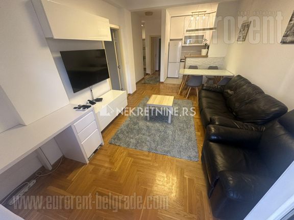 #49308, Izdavanje, Stan, ZVEZDARA, 650 EUR