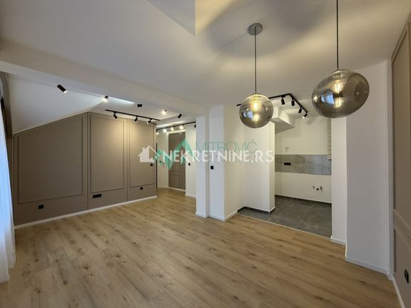 Stan,NOVI SAD,CENTAR NS,kv: 58.00, € 200000, ID: 1003728