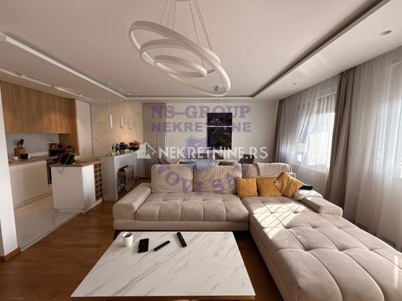 Trosoban stan na Bulevaru Patrijarha Pavla