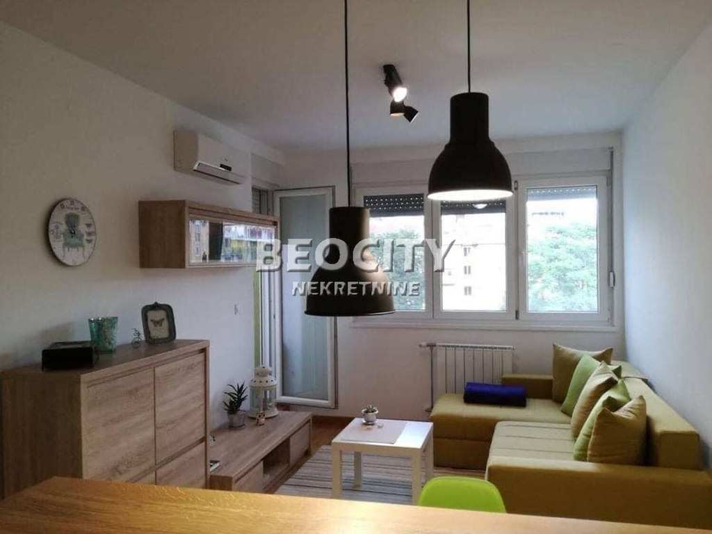 Novi Sad, Centar, Šumadijska, 1.5, 39m2, 450EUR