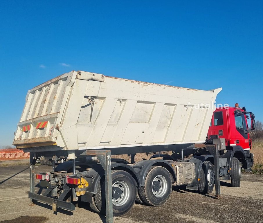 IVECO Trakker 500 kiper