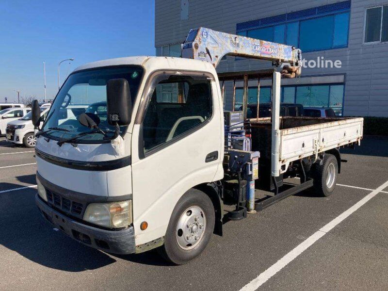 Hino DUTRO kamion s ravnom platformom < 3.5t