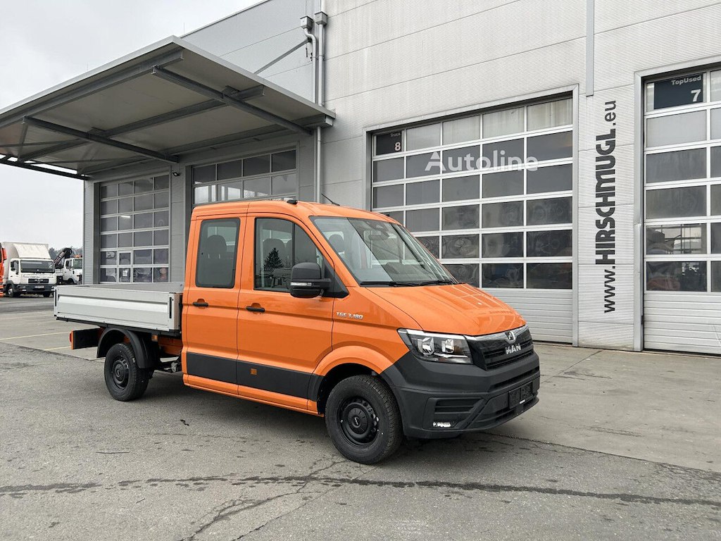 Novi MAN TGE 3.180 DoKa L3 kamion s ravnom platformom < 3.5t