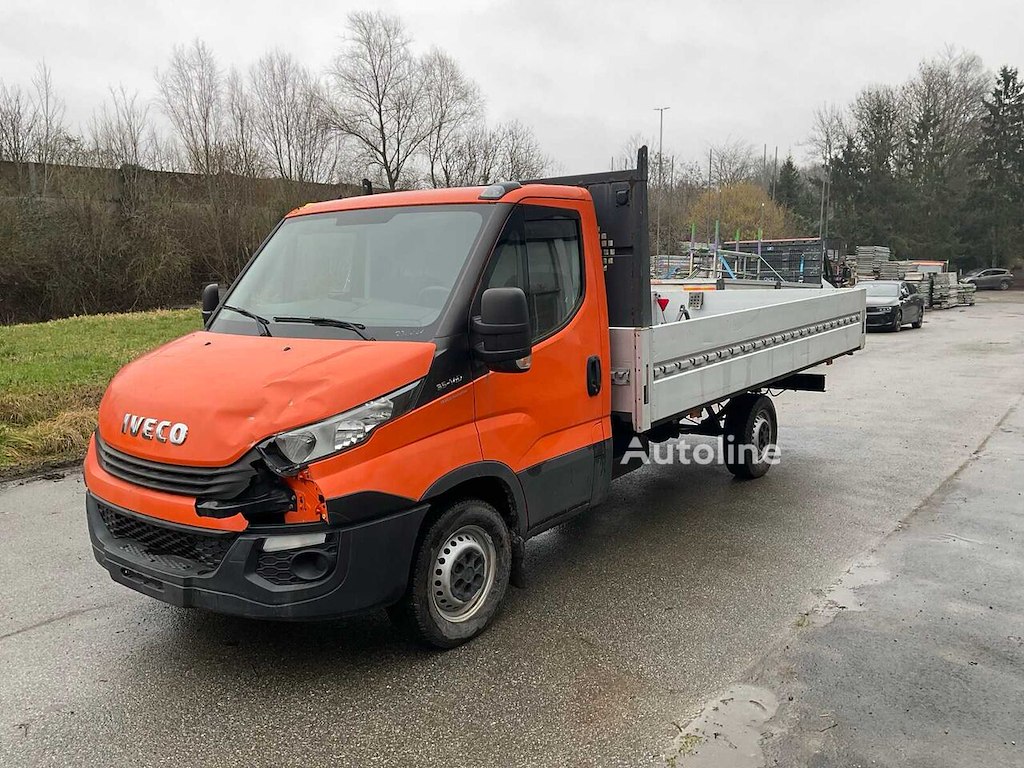 Prodaje se IVECO Daily 35S14 kamion s ravnom platformom < 3.5t na aukciji