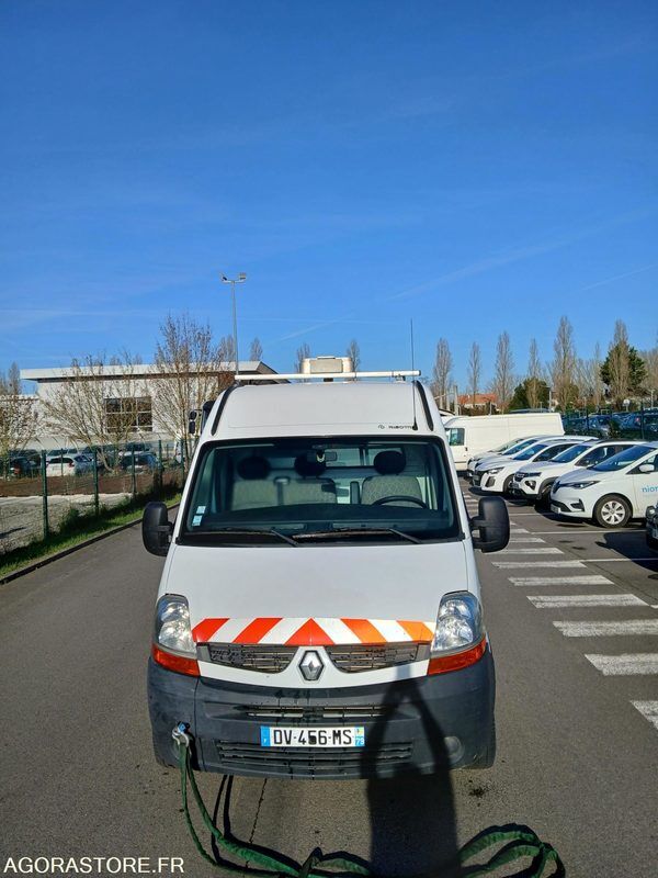 Prodaje se Renault MASTER kamion s ceradom < 3.5t na aukciji