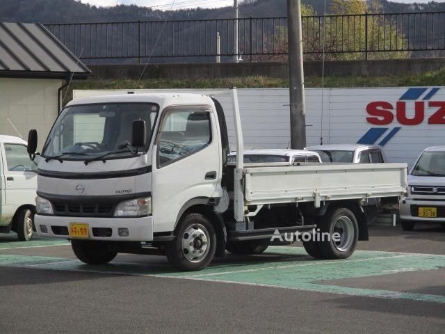 Hino DUTRO kamion s ravnom platformom
