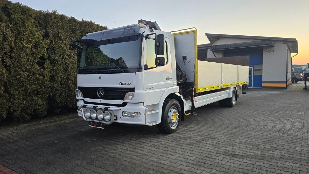 Mercedes-Benz ATEGO 1624 / FASSI F105 Crane / + Tail Lift kamion s ravnom platformom
