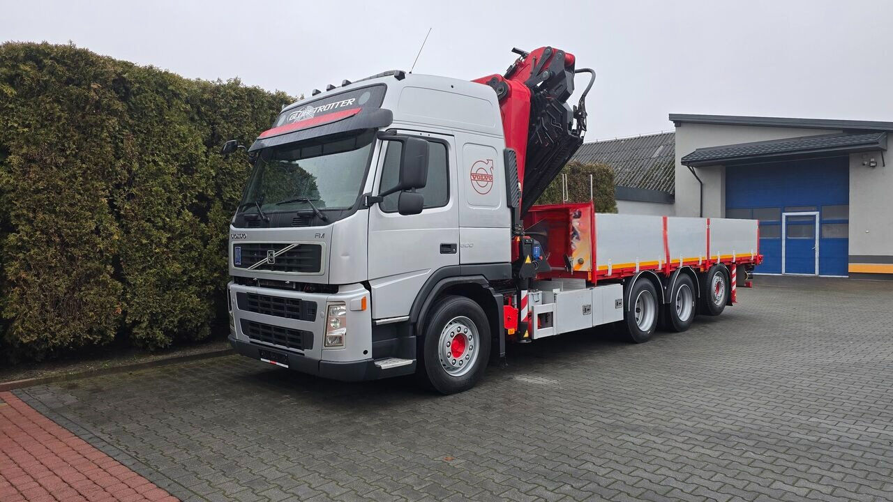 Volvo FM 500 / 8x4 / + HMF Crane / JIB / WINCH kamion s ravnom platformom