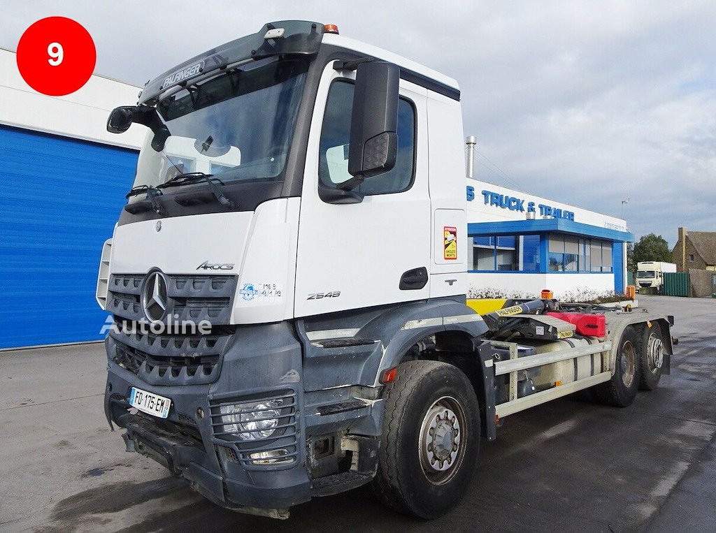 Mercedes-Benz AROCS 2548 kamion rol kiper nakon udesa
