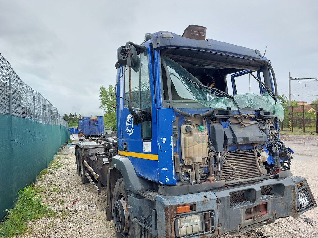 IVECO Trakker 450 kamion rol kiper