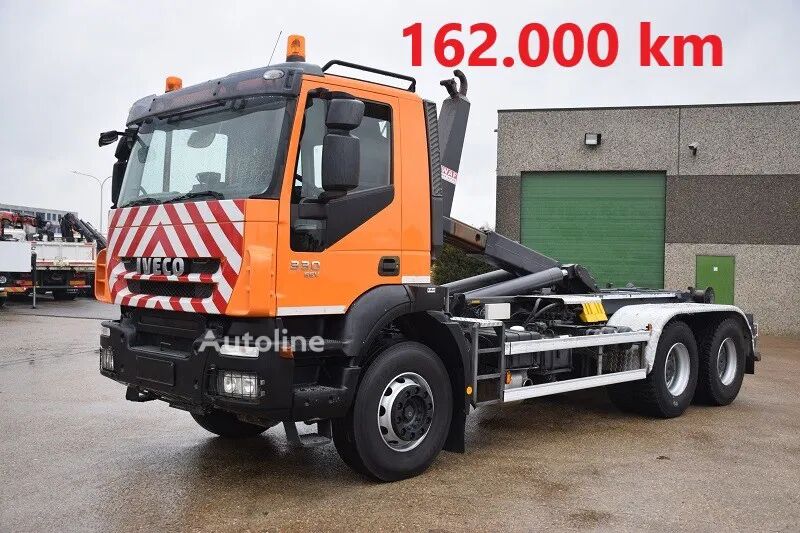 IVECO Trakker 330 kamion rol kiper