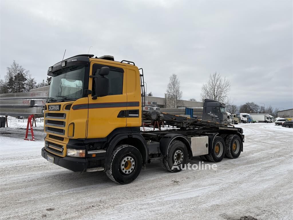 Scania R500 V8 8x4 kamion sa kukom za podizanje tereta