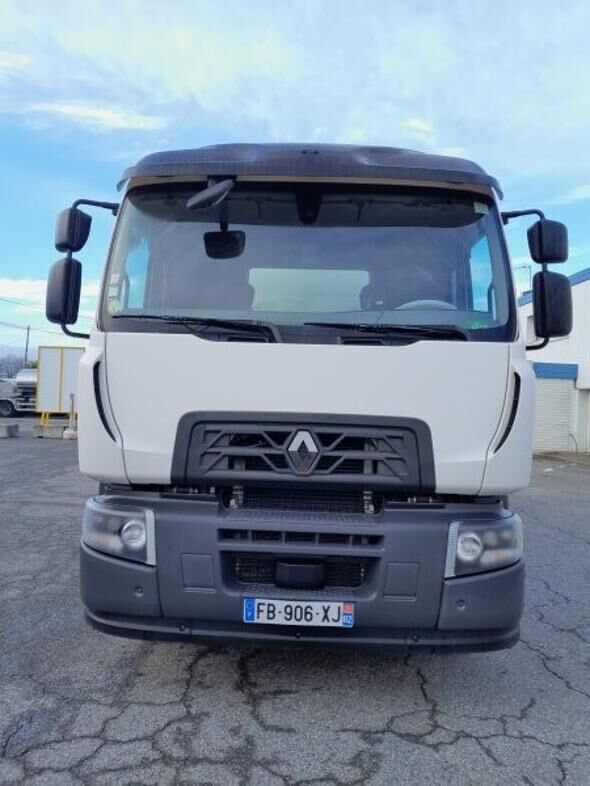 Renault Truck Tanker Milk 3 Axles autocisterna za mleko
(588280)