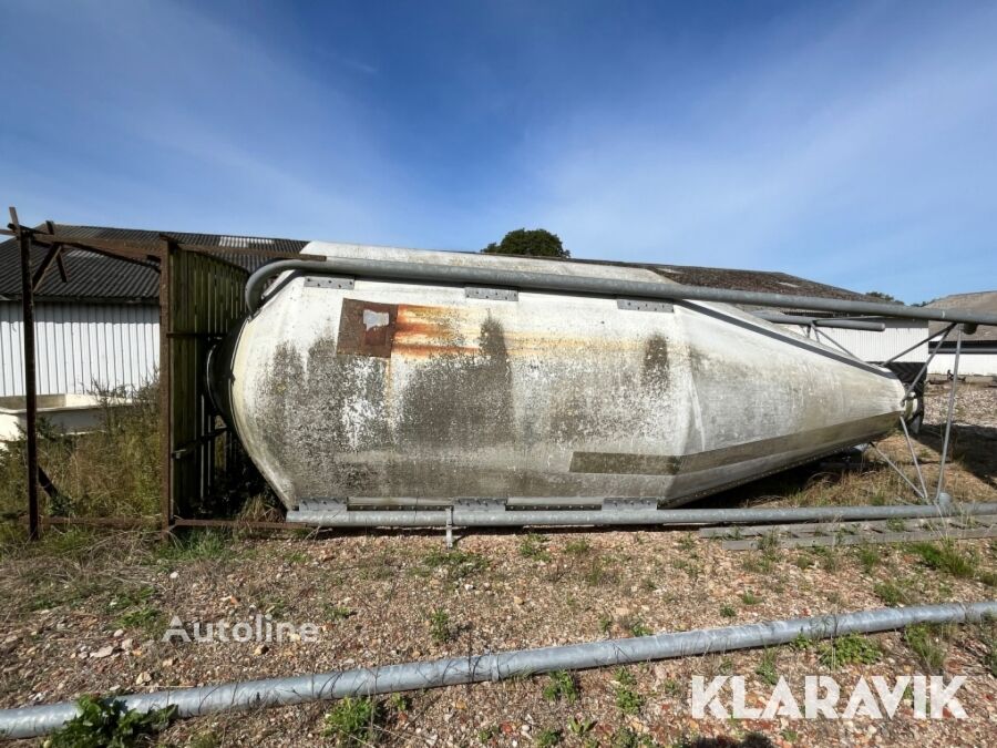 Prodaje se Eruo Silos 26 mc rezervoar za skladistenje goriva na aukciji