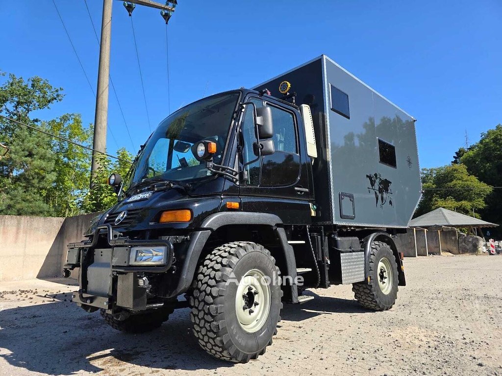Prodaje se Mercedes-Benz Unimog U300 univerzalnu komunalnu mašinu na aukciji