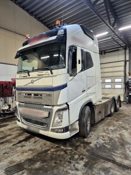 Volvo FH16 650 *6x4 *HYDRAULICS *RETARDER *EURO 6 tegljač