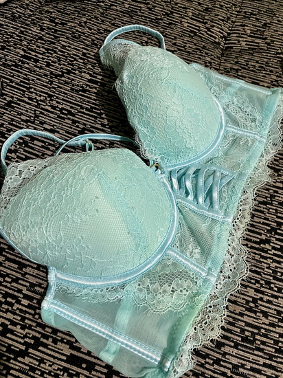 Mint zenski grudnjak