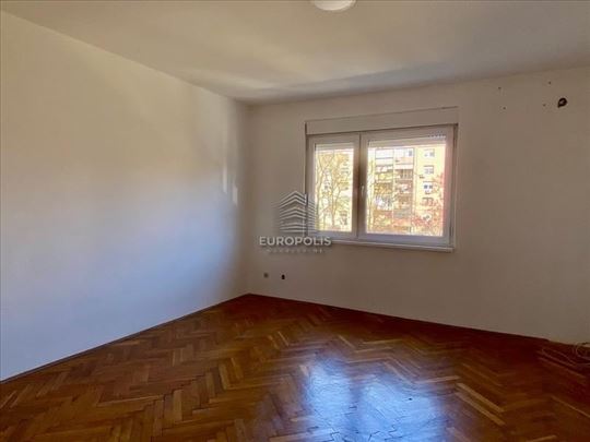 Stan površine 61 m², čista dokumentacija ID#9049