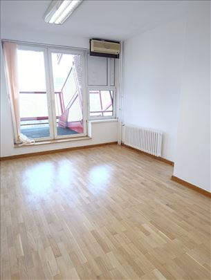 Novi Beograd, YUBC, za poslovni pr. 150 m2, 4.0