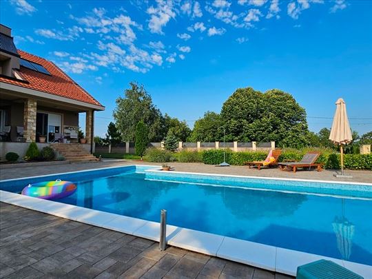 Luksuzna vila, privatni spa, bazen, 426m2