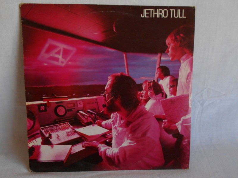 JETHRO TULL:A! ODLIČAN LP ČUVENE GRUPE! MINT!