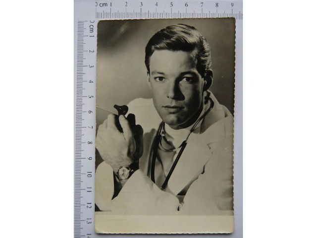 Ricard Chamberlain, Ričard Čejmberlen