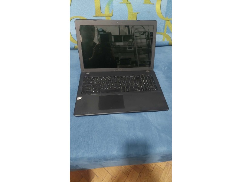 Asus X552E