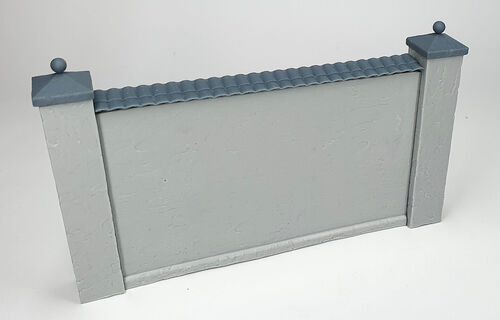 Pimp My Miniatures DIO-059 Primed brick wall with pillars & italian roof tiles (12,5 cm x 6,5 cm)