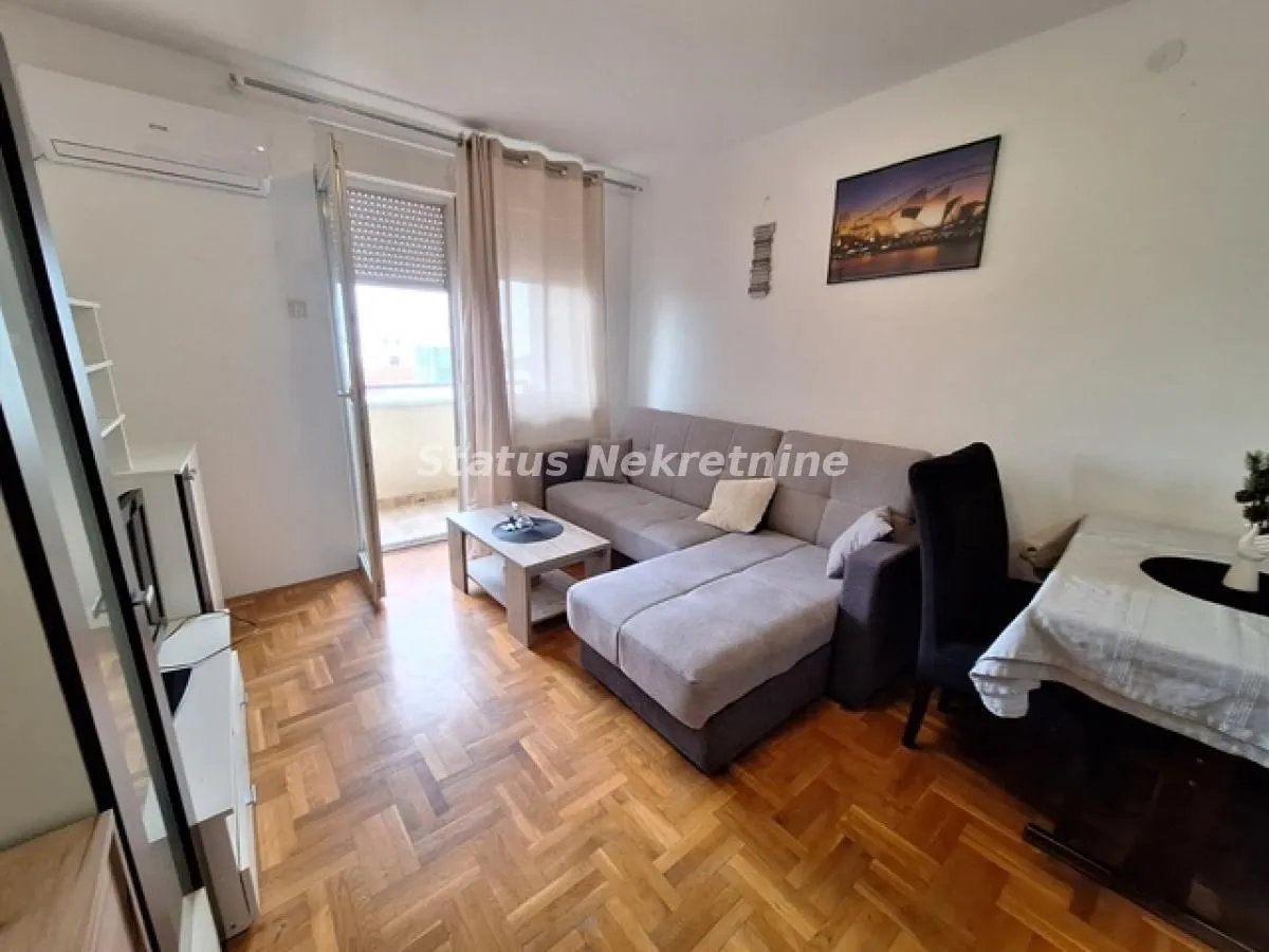 Izdavanje, jednosoban stan, 37m², Bulevar patrijarha Pavla, Novi Sad Sve Podlokacije