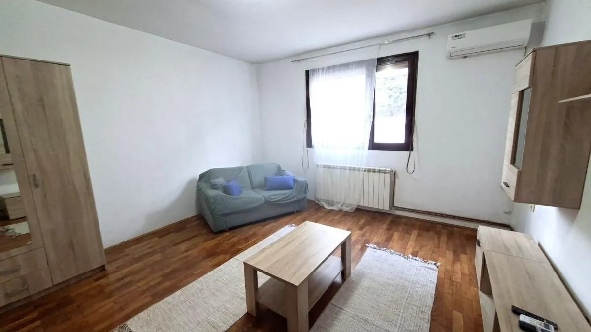 Izdavanje, jednosoban stan, 32m², Crveni Krst, Beograd
