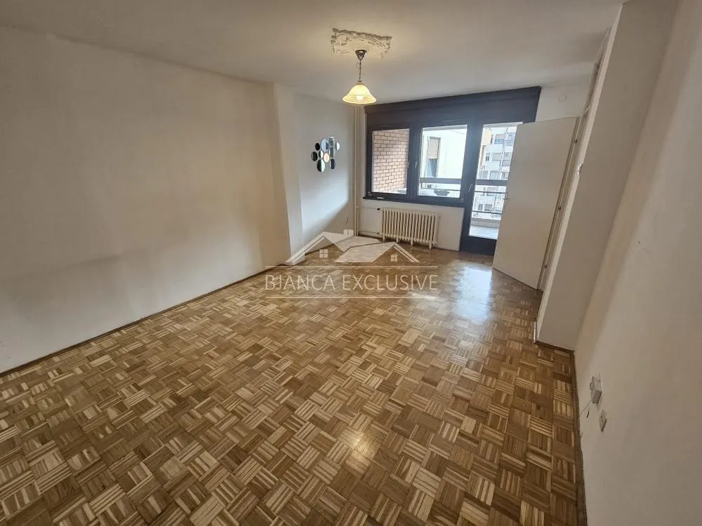 Prodaja, dvosoban stan, 56m², Novi Beograd Blok 61, Novi Beograd Sve Podlokacije