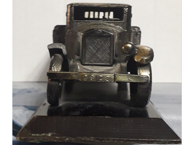 Volvo LV 40 1928 model Metal oštećen