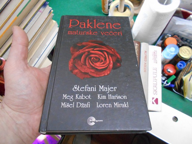 Stefani Majer - Paklene maturske večeri
