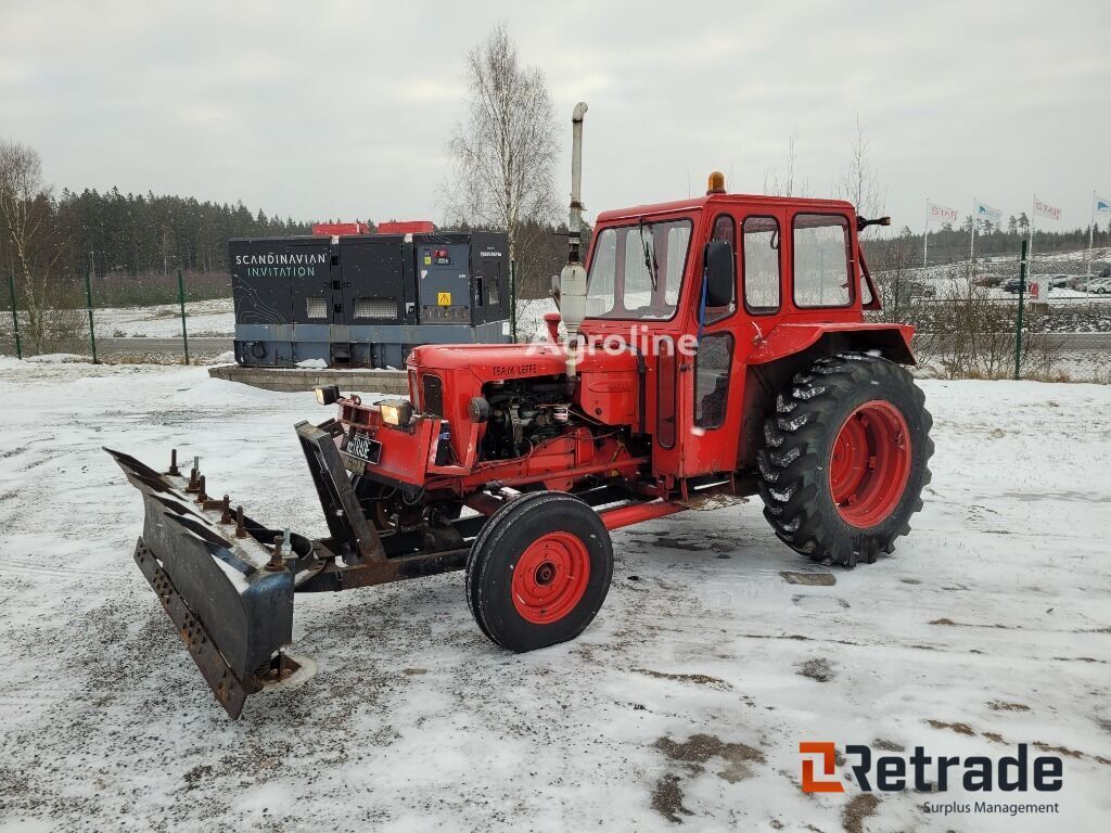 Prodaje se Volvo 400 traktor točkaš na aukciji