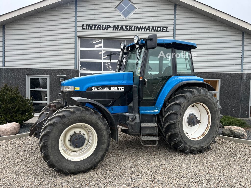 New Holland 8670 SuperSteer traktor točkaš