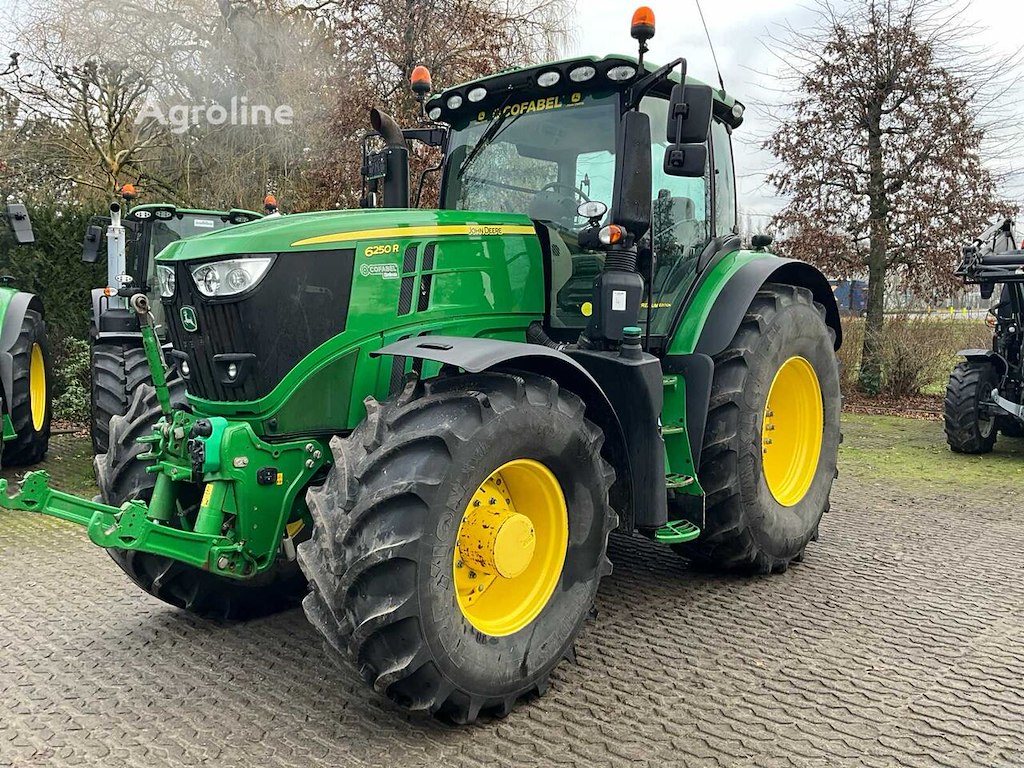 Prodaje se John Deere 6250R traktor točkaš na aukciji