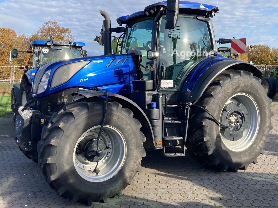 New Holland T 7.300 Auto Command traktor točkaš