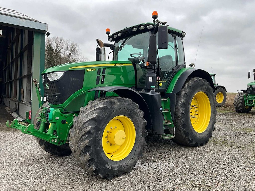 Prodaje se John Deere 6R250 traktor točkaš na aukciji