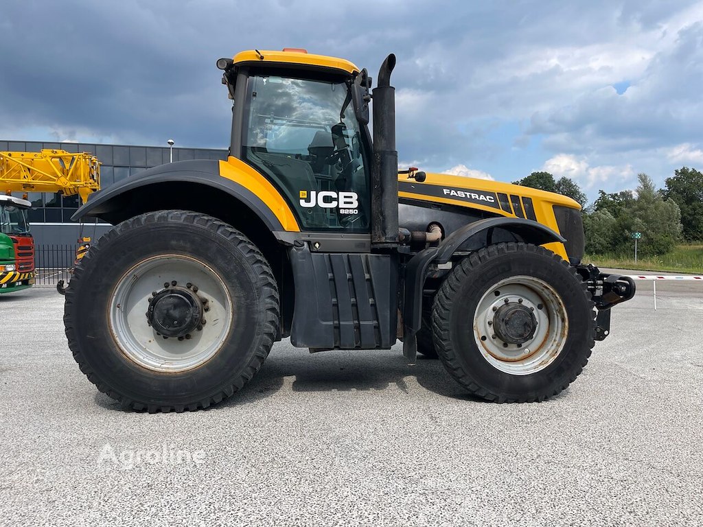 JCB Fastrac 8250 traktor točkaš