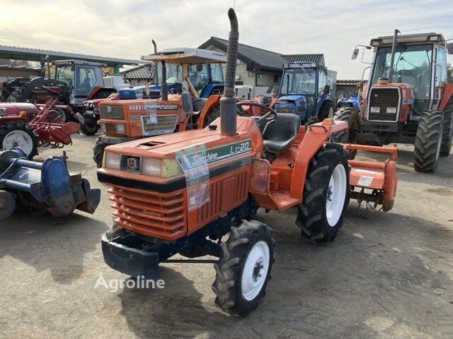 Kubota TRACTOR(Kubota) traktor točkaš