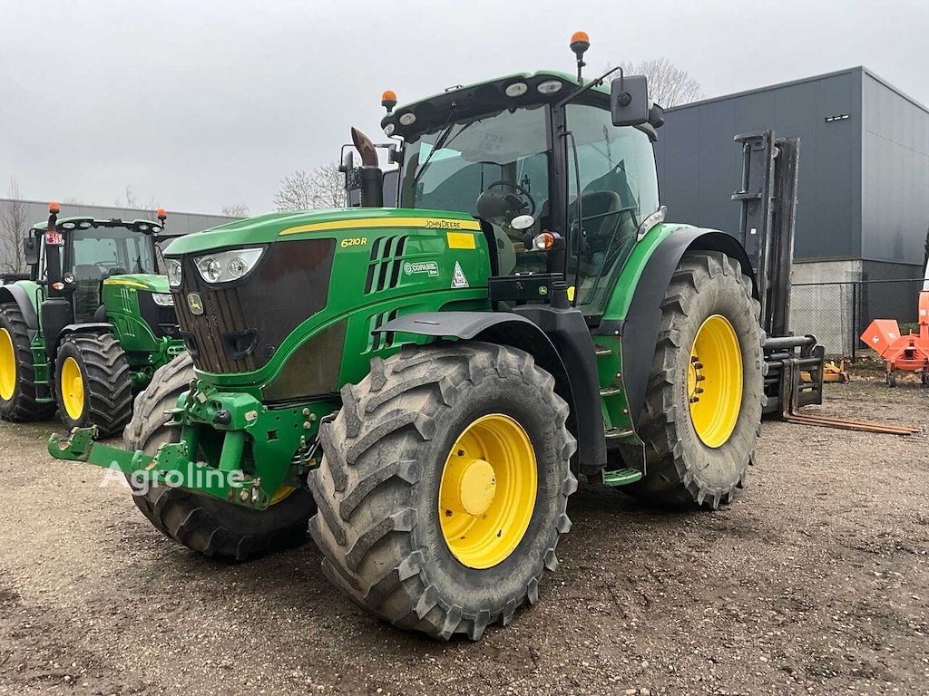 Prodaje se John Deere 6210R traktor točkaš na aukciji